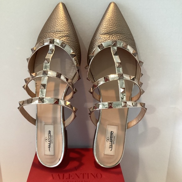 Valentino Garavani | Shoes | Valentino Garavani Rockstud Flat Leather ...